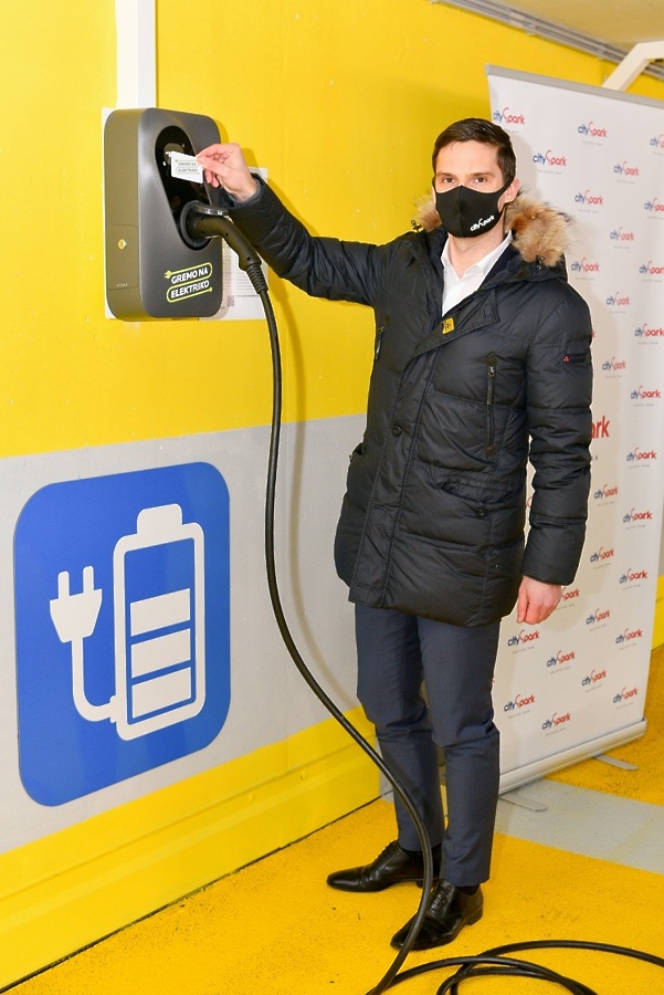 Citypark bogatejši za 10 sodobnih polnilnih postaj za električne ...