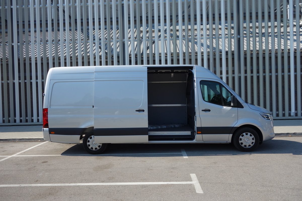 TEST: Mercedes-Benz Sprinter | Transport in logistika