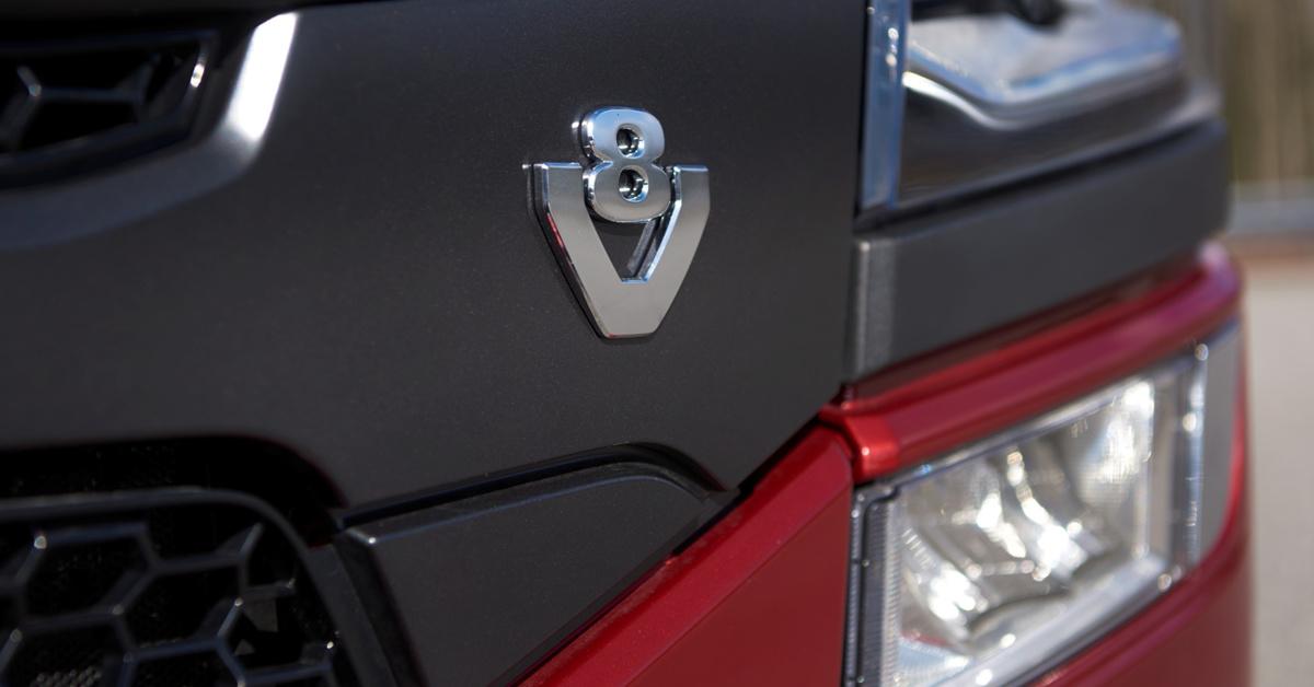 Nagradna igra: 50 let od prve proizvodnje Scania motorja V8 ...