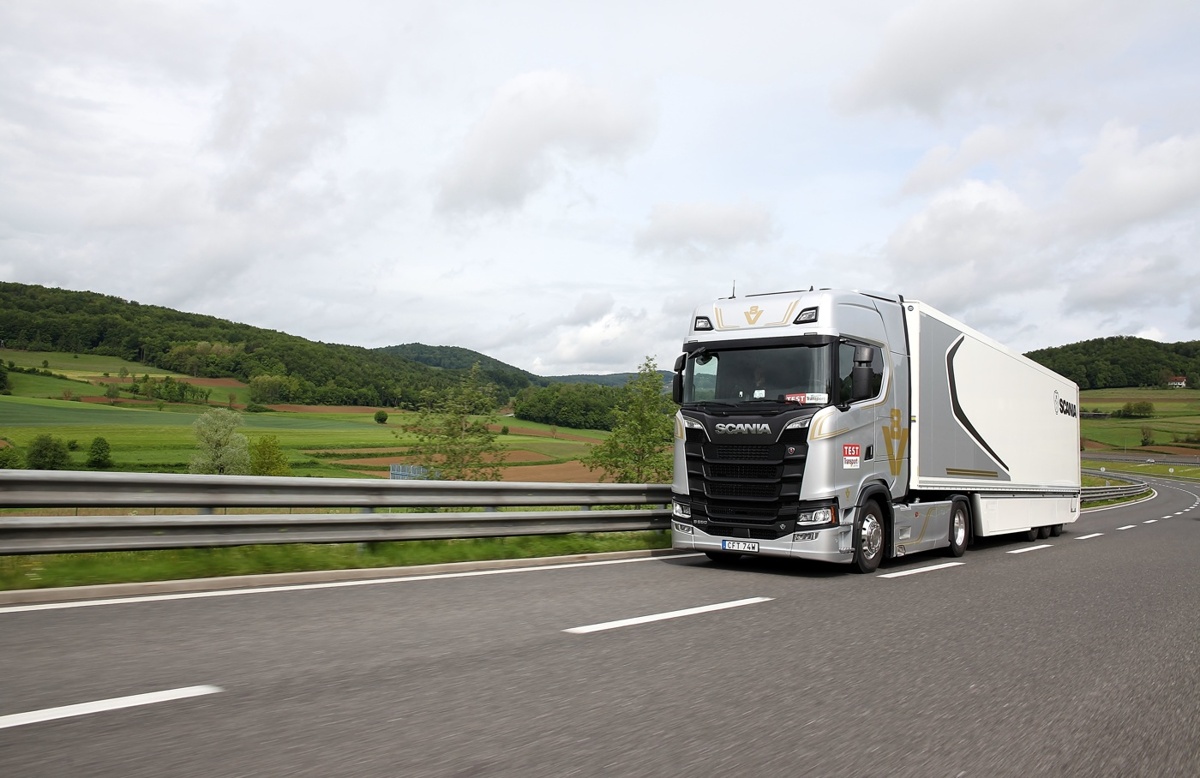 TEST: Scania S 650 V8 | Transport in logistika
