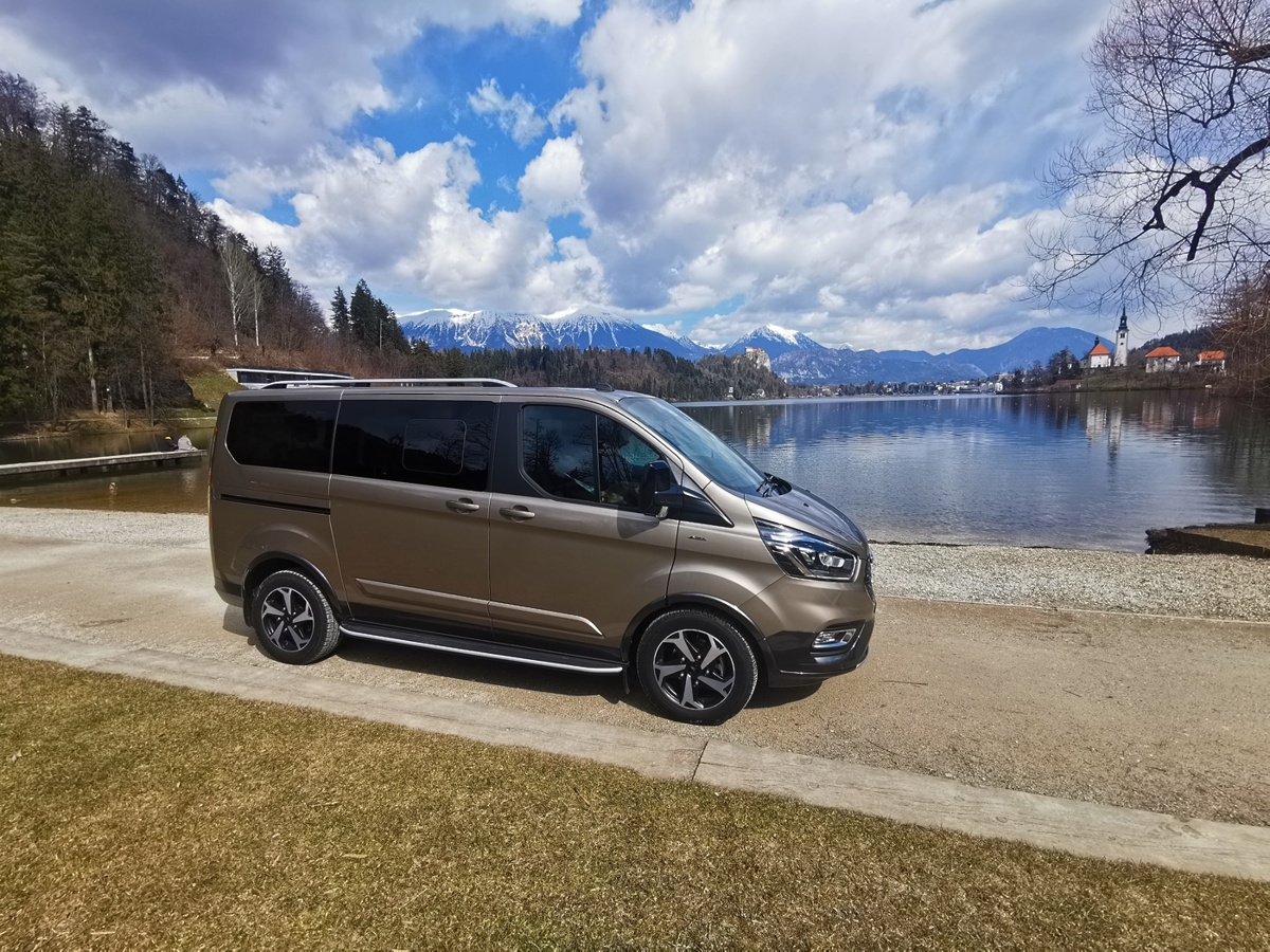 TEST: Ford Tourneo Custom Active | Transport in logistika