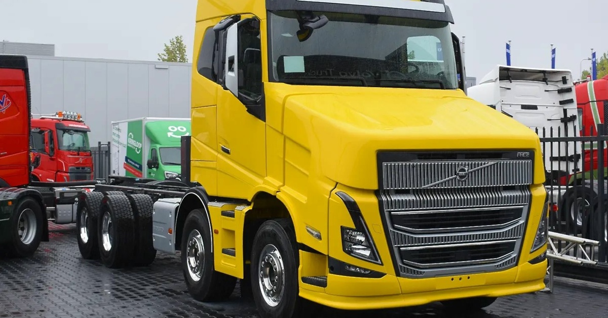 Volvo FH16 z 'nosom' | Transport in logistika