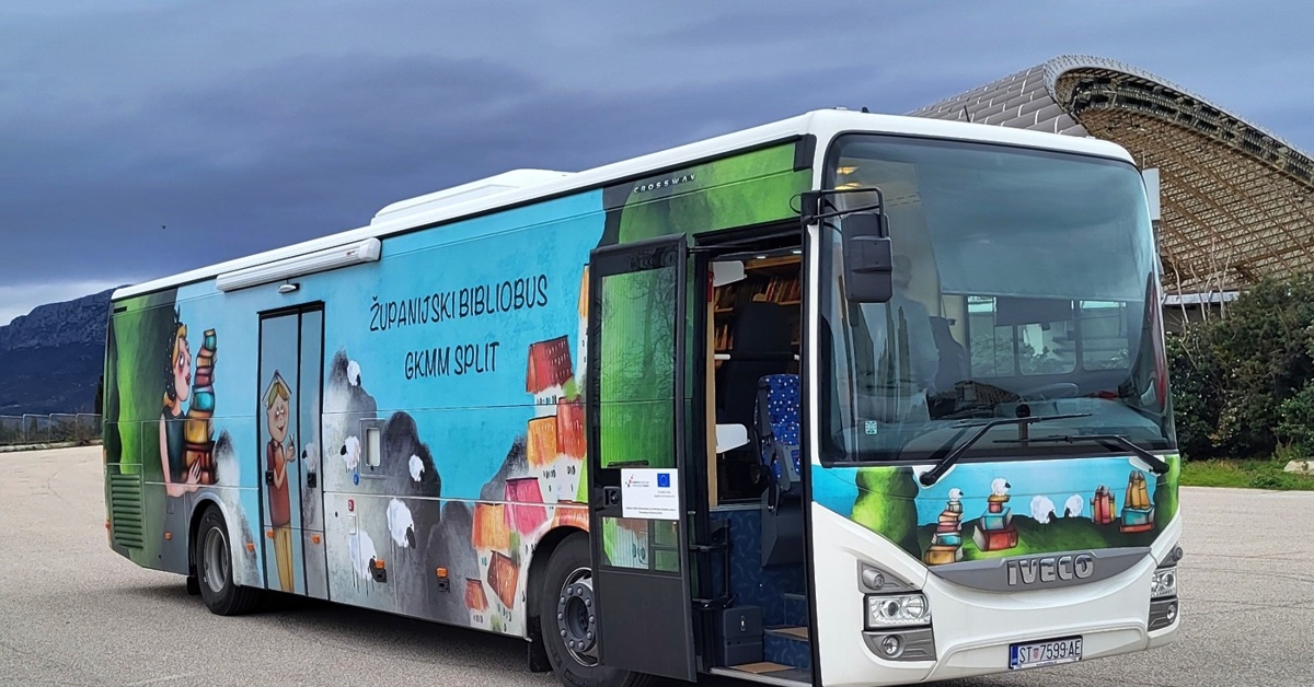 Devet novih knjižničnih avtobusov | Transport in logistika
