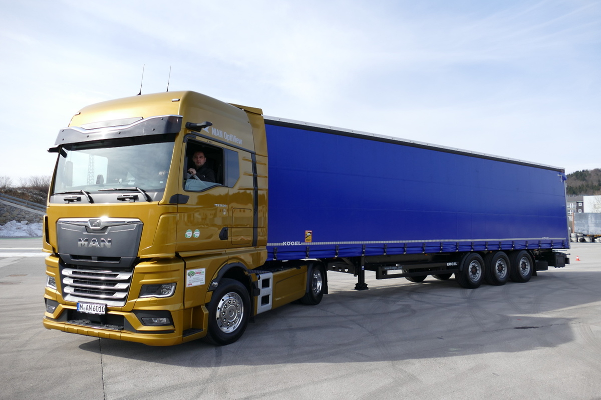 V avtobusu sem jaz šef / Martin Skušek | Transport in logistika