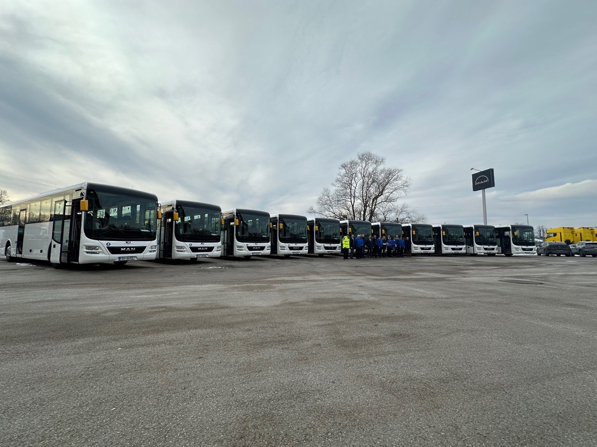 Nomago z 11 novimi avtobusi | Transport in logistika