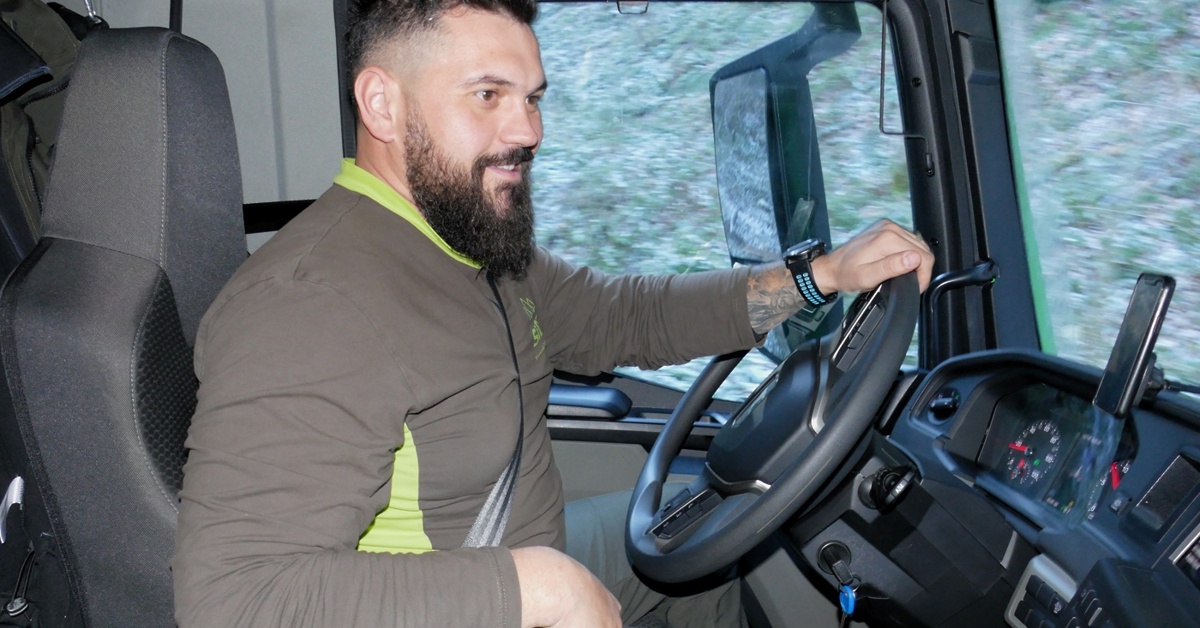 Darjan Karat: Vsak tovor hlodov je nov izziv | Transport in logistika