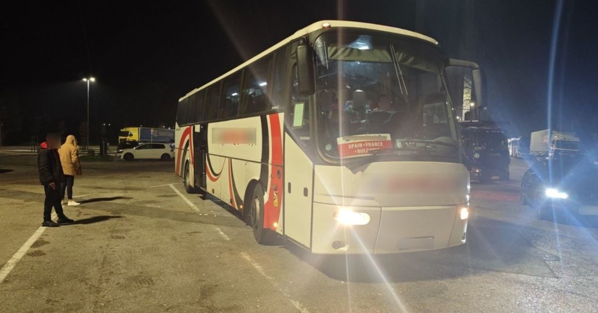 Voznika avtobusa neprekinjeno vozila kar 32 ur | Transport in logistika