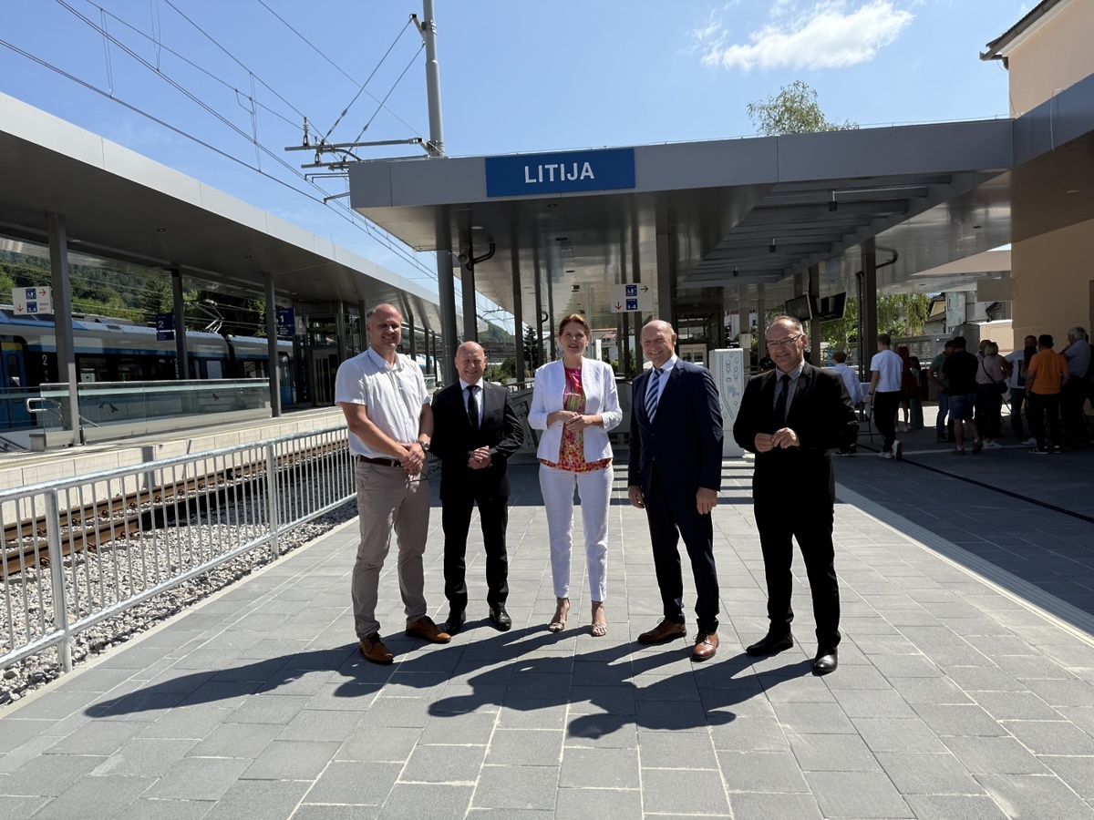Litija s sodobno železniško postajo | Transport in logistika