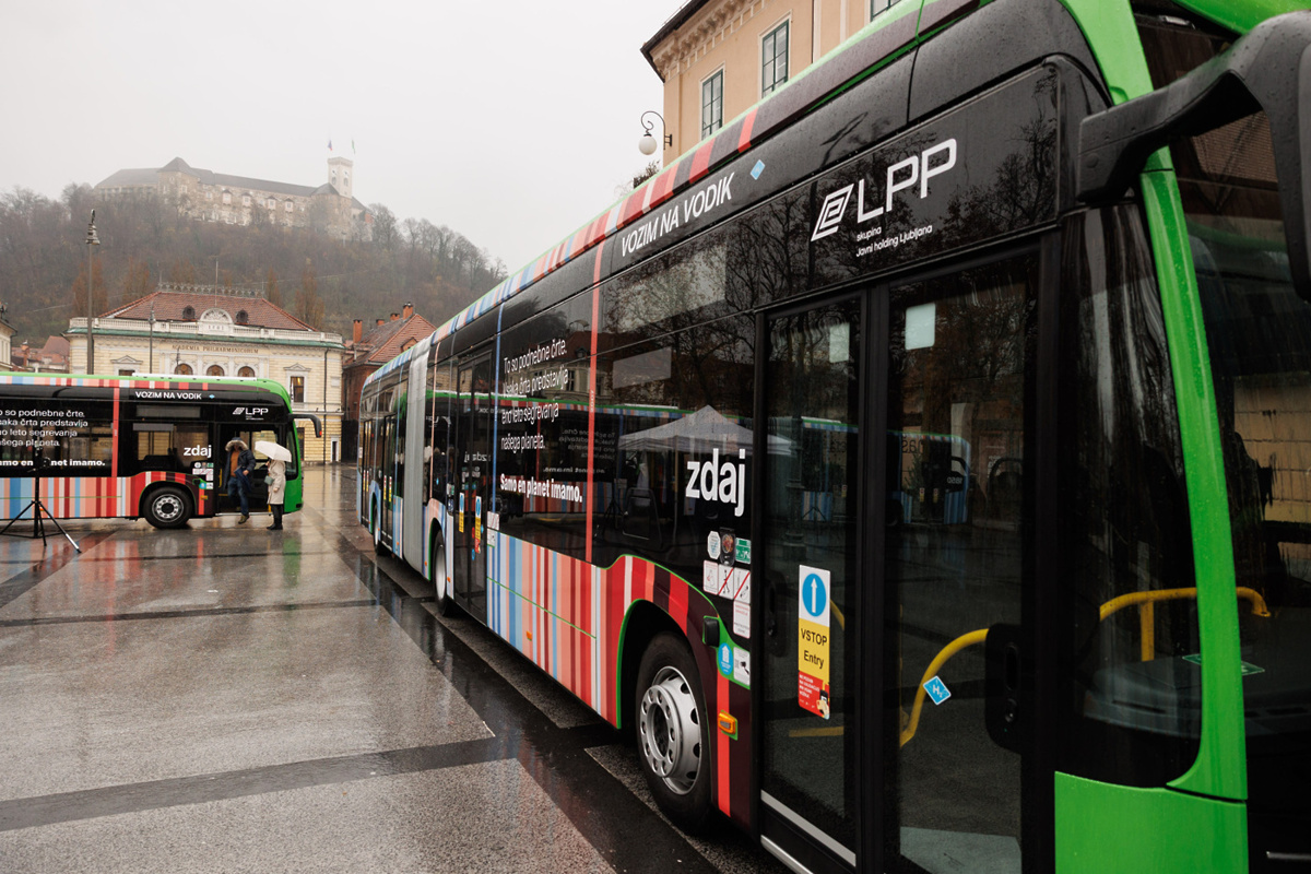 V Ljubljano zapeljali prvi avtobusi na vodik | Transport in logistika